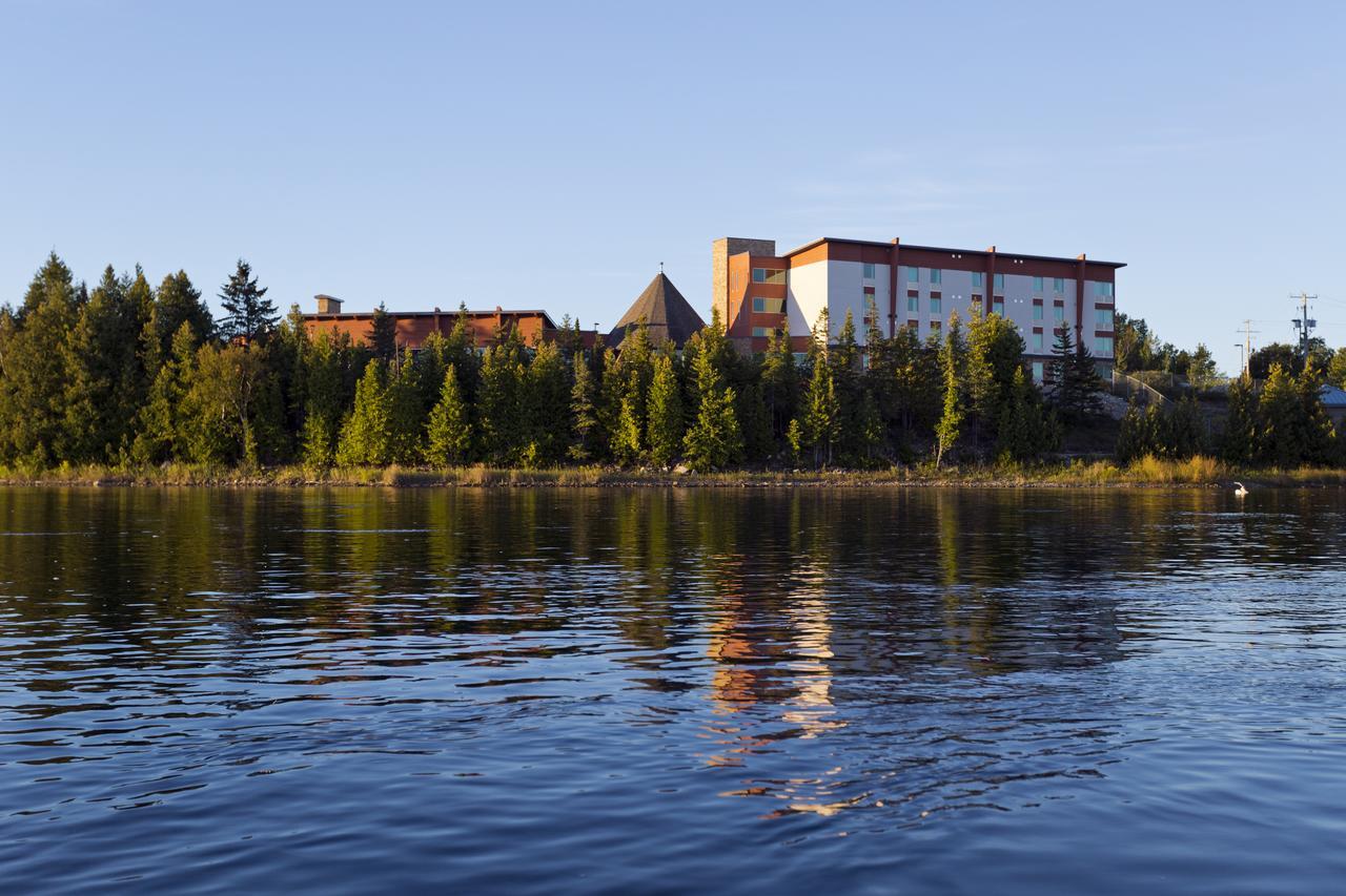 MANITOULIN HOTEL AND CONFERENCE CENTRE | ⋆⋆⋆ | LITTLE CURRENT, CANADA ...